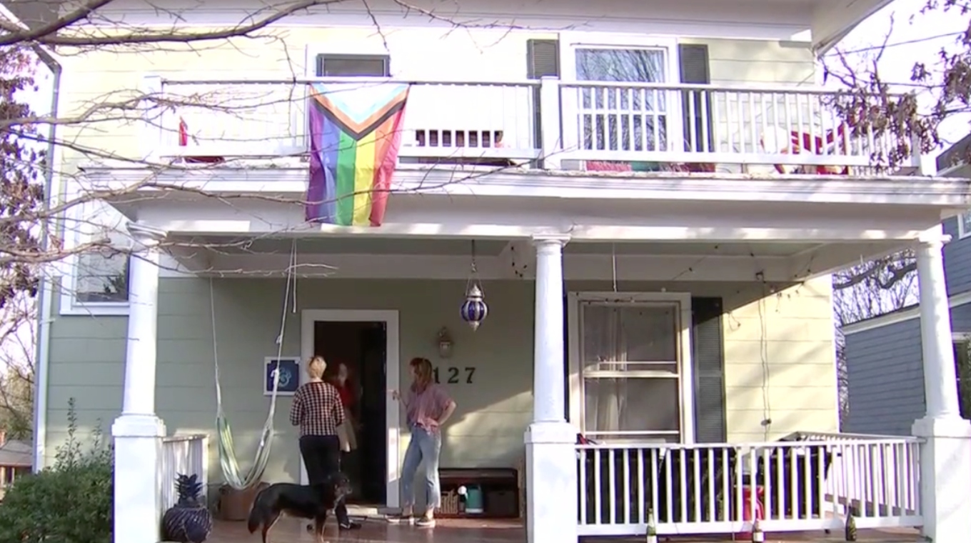 Single Moms Decide to 'Burn the Rulebook,' Buy a House, and Raise Their ...