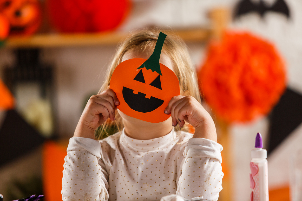 9 Halloween Crafts and Activities | Mom.com