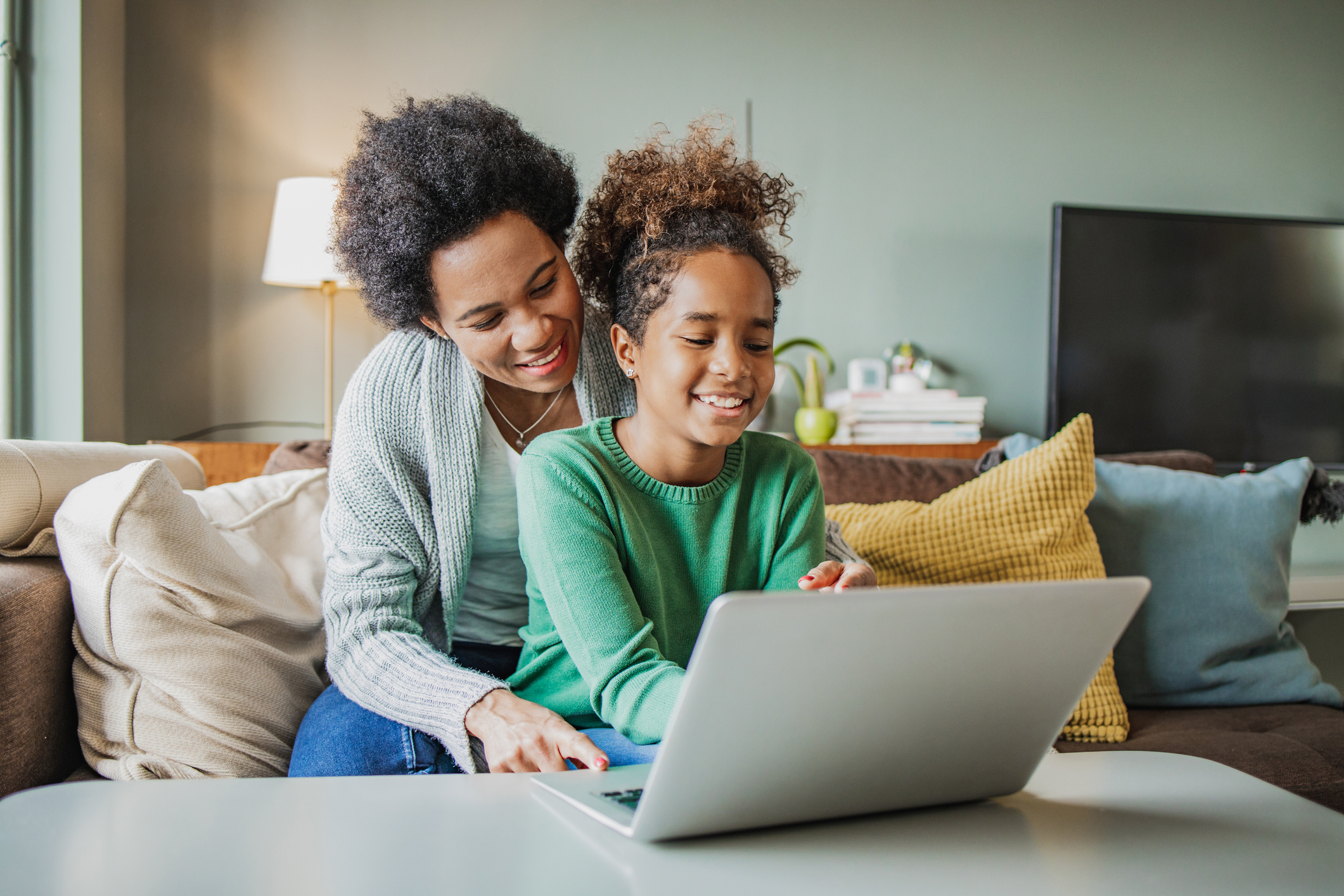 8 Tips To Nurture Healthy Internet Habits For Kids | Mom.com