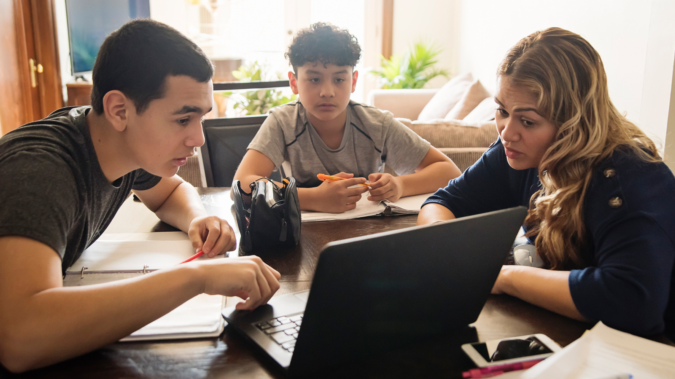 Should Kids Continue Distance Learning When Schools Reopen? | Mom.com