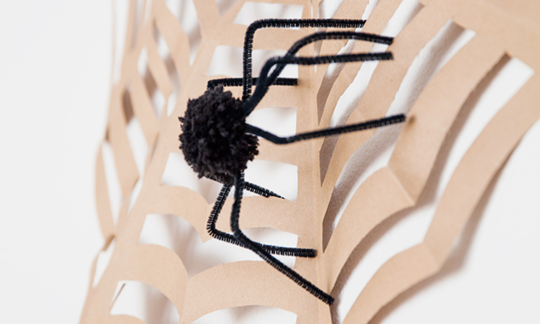 DIY Halloween Spider How-To | Mom.com