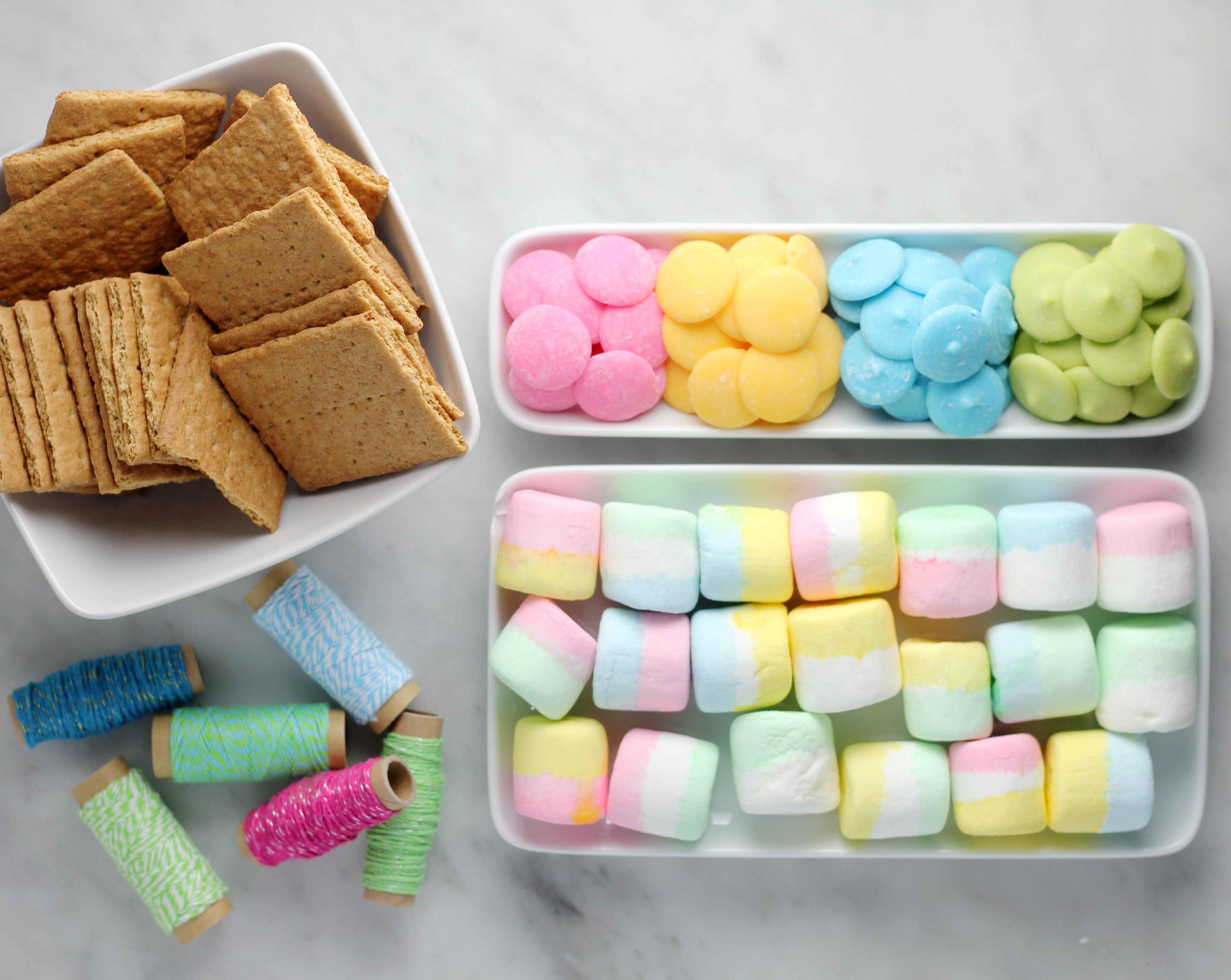 Easy Dip-Dyed Marshmallows for a Colorful Easter | Mom.com