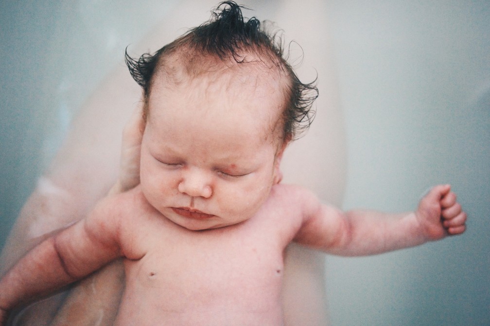 Clever Hacks That Make the Exhausting Newborn Phase Easier | Mom.com