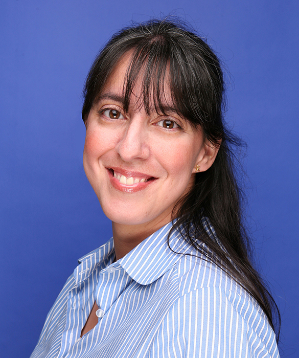 Monica Olivera | Mom.com