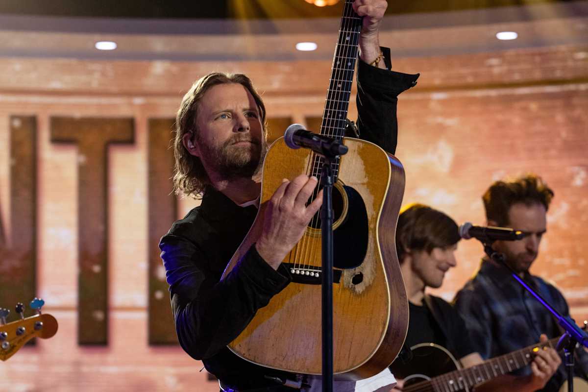 Dierks Bentley Gets Real About Bra Shopping With His Teenage Daughter ... Dierks Bentley Gets Real About Bra Shopping With His Teenage Daughter ...