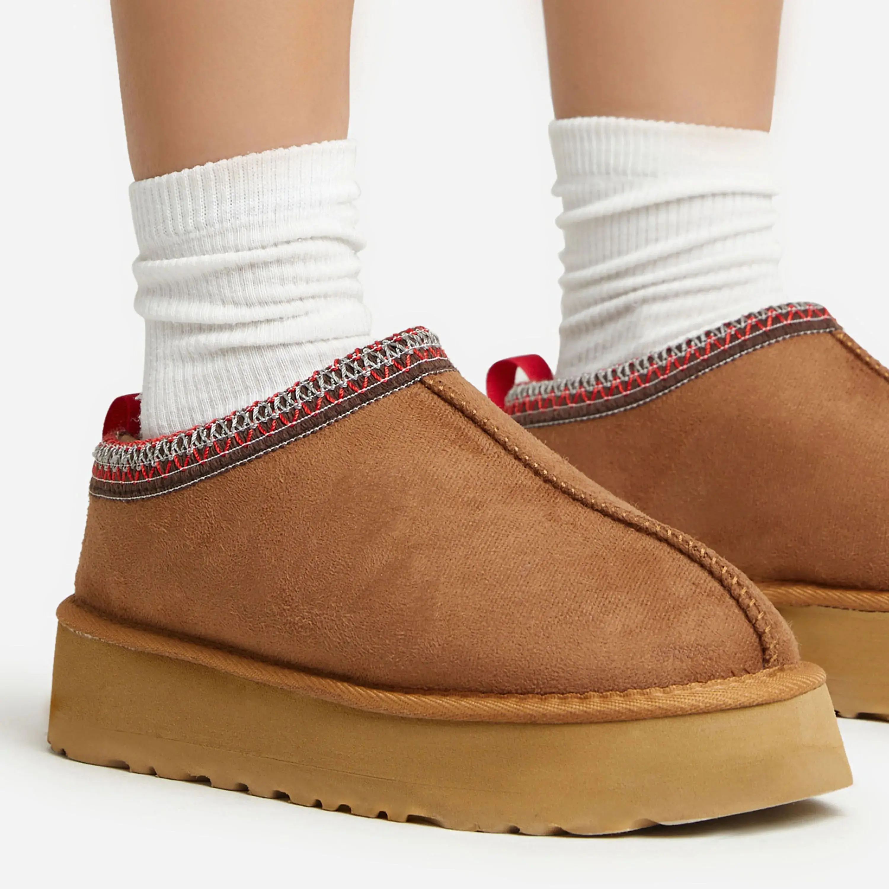 Vliegt de winkels uit: deze Uggs look-a-likes gaan viraal en zijn een ...