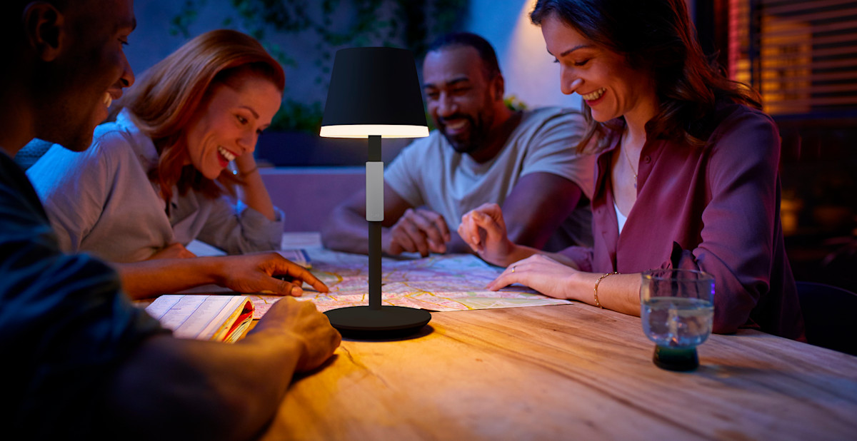En toen was er licht: met deze draadloze Philips Hue-lamp creëer je ...