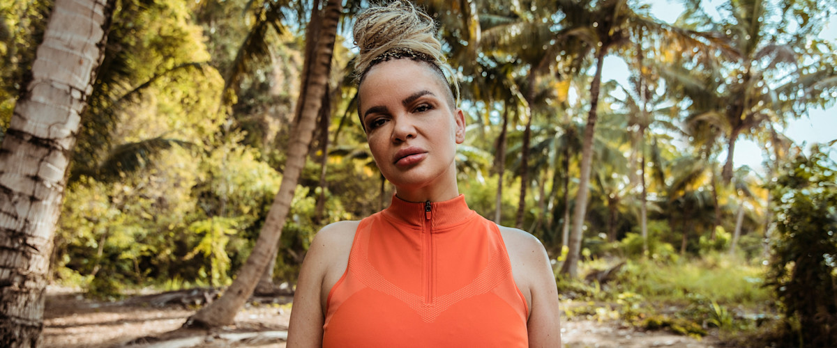 Mogen we even een momentje voor hoe Eva Simons Expeditie Robinson ...