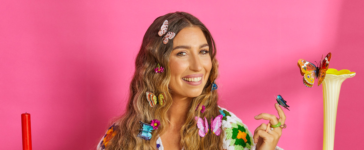 Xelly Cabau: 'Ik was zenuwachtig voor mijn eerste keer Ibiza' - &C