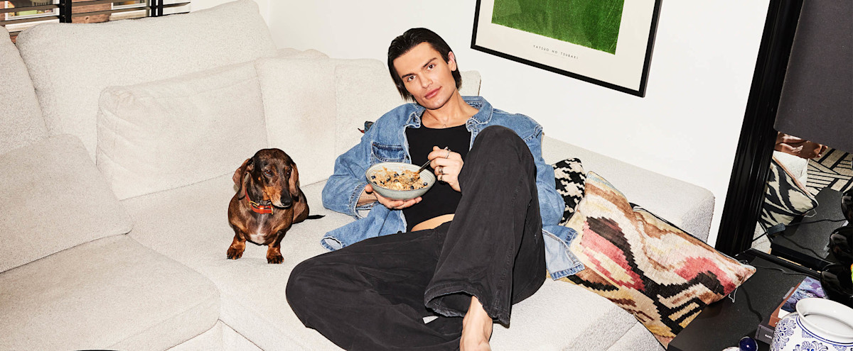 Kijkje in de keuken van Koen Pieter van Dijk: 'Ik hang regelmatig aan zo'n vitamine-infuus' - &C