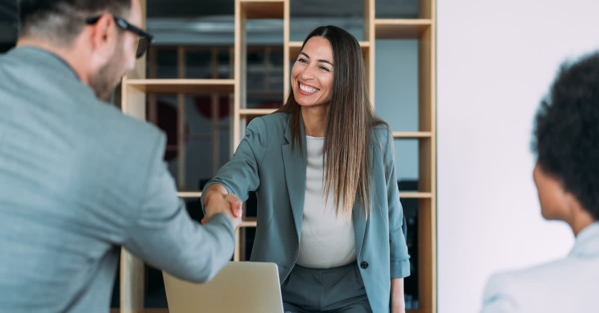 Cómo establecer buenas relaciones con sus clientes