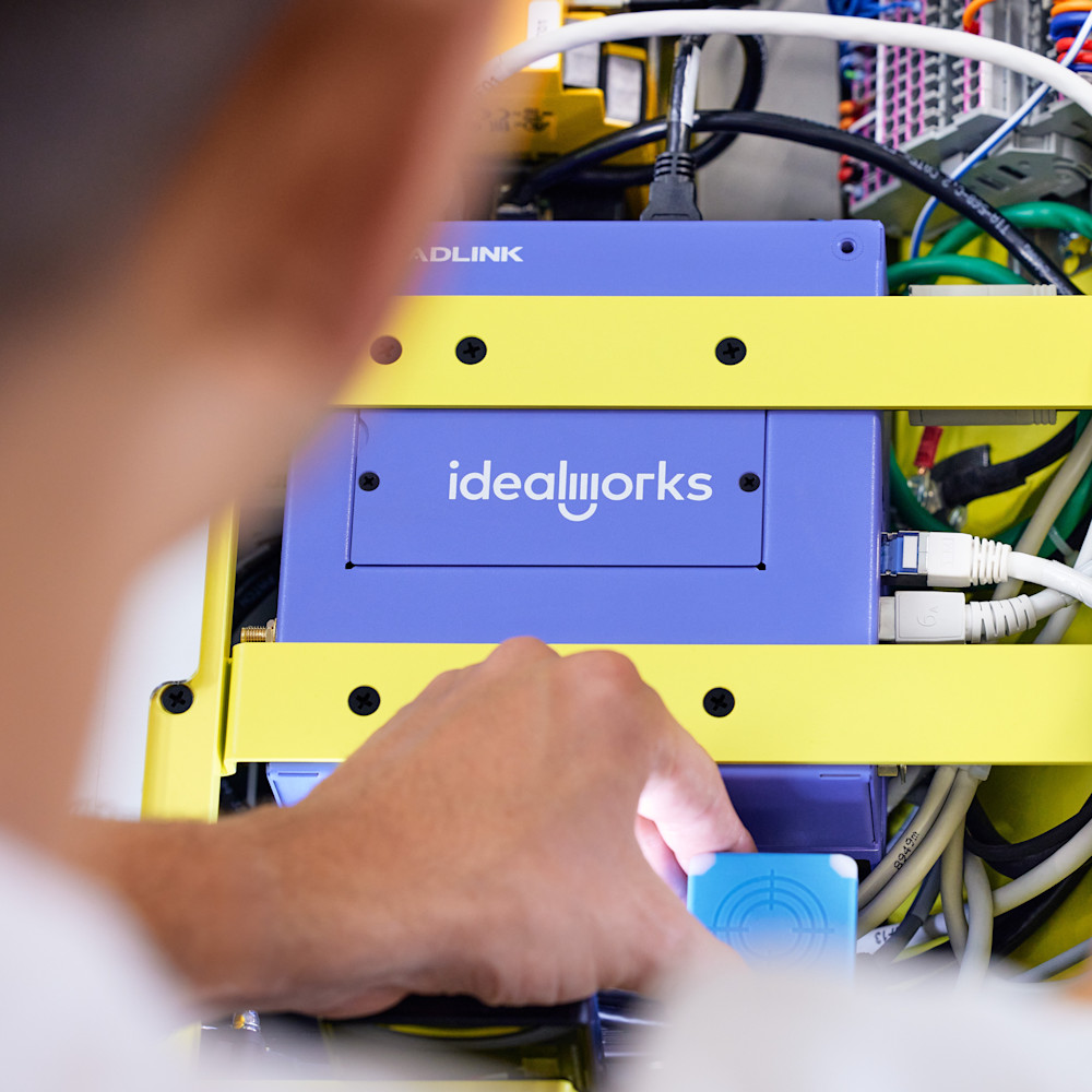 Idealworks — Logistics Transport Teamwork