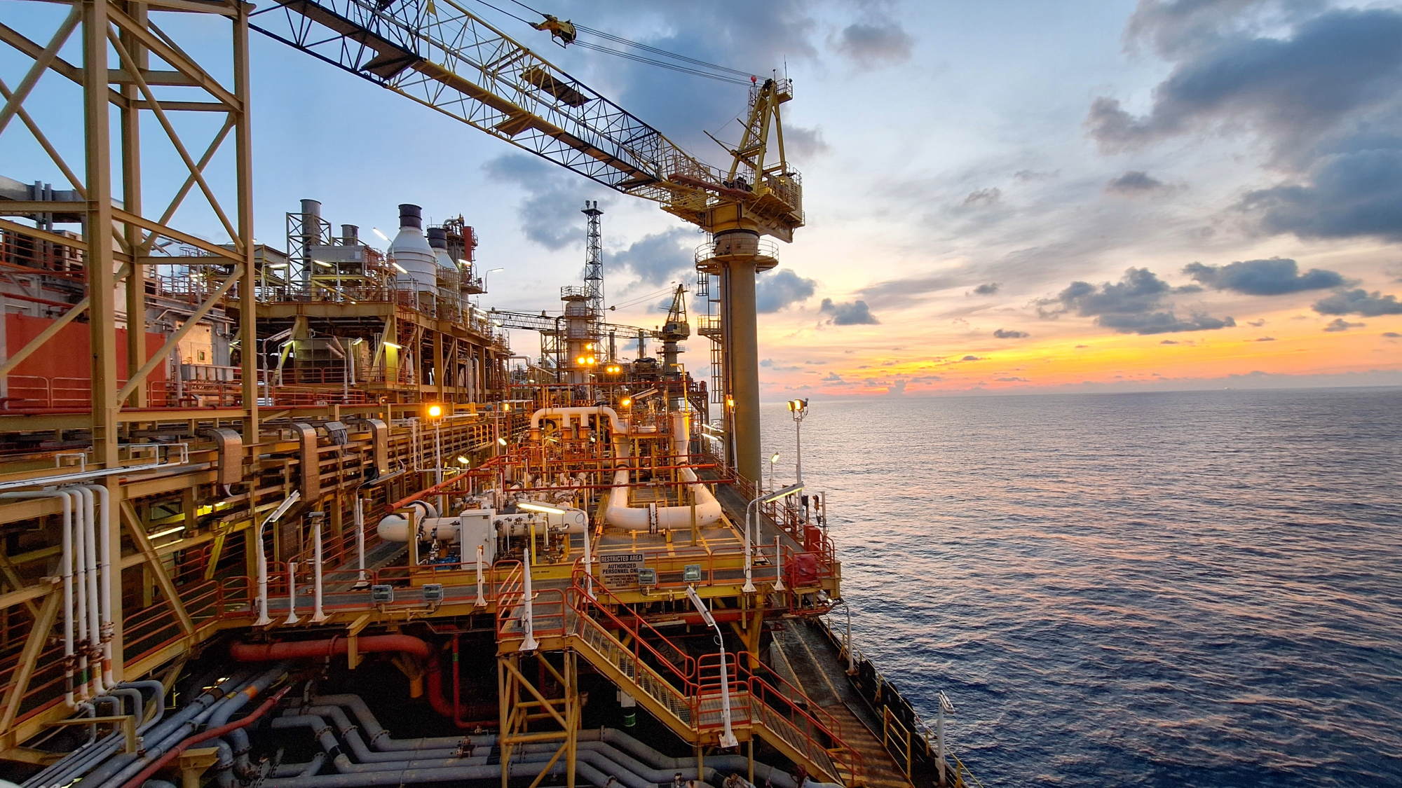 EnerMech awarded one-year cranes contract extension by Australian ...