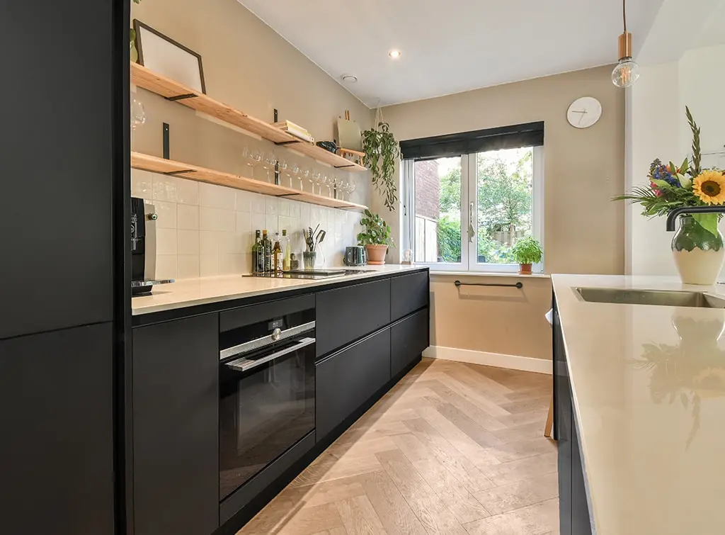 20 Clever Long Kitchen Ideas 2025 | Checkatrade