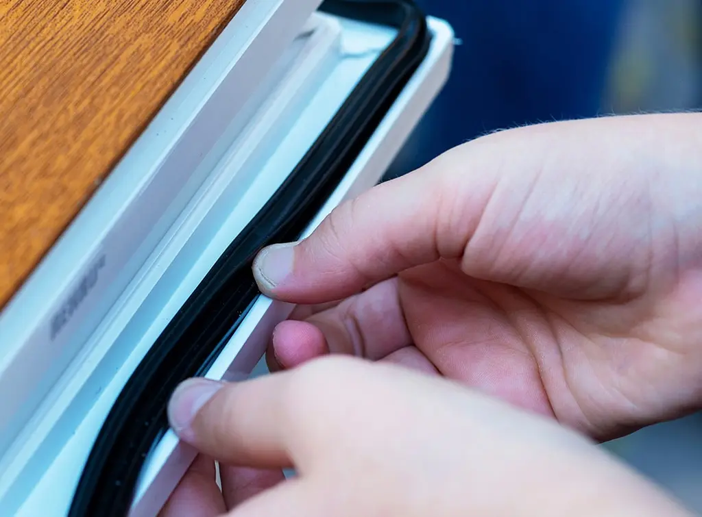 How To Replace the Rubber Seal on uPVC Windows | Checkatrade