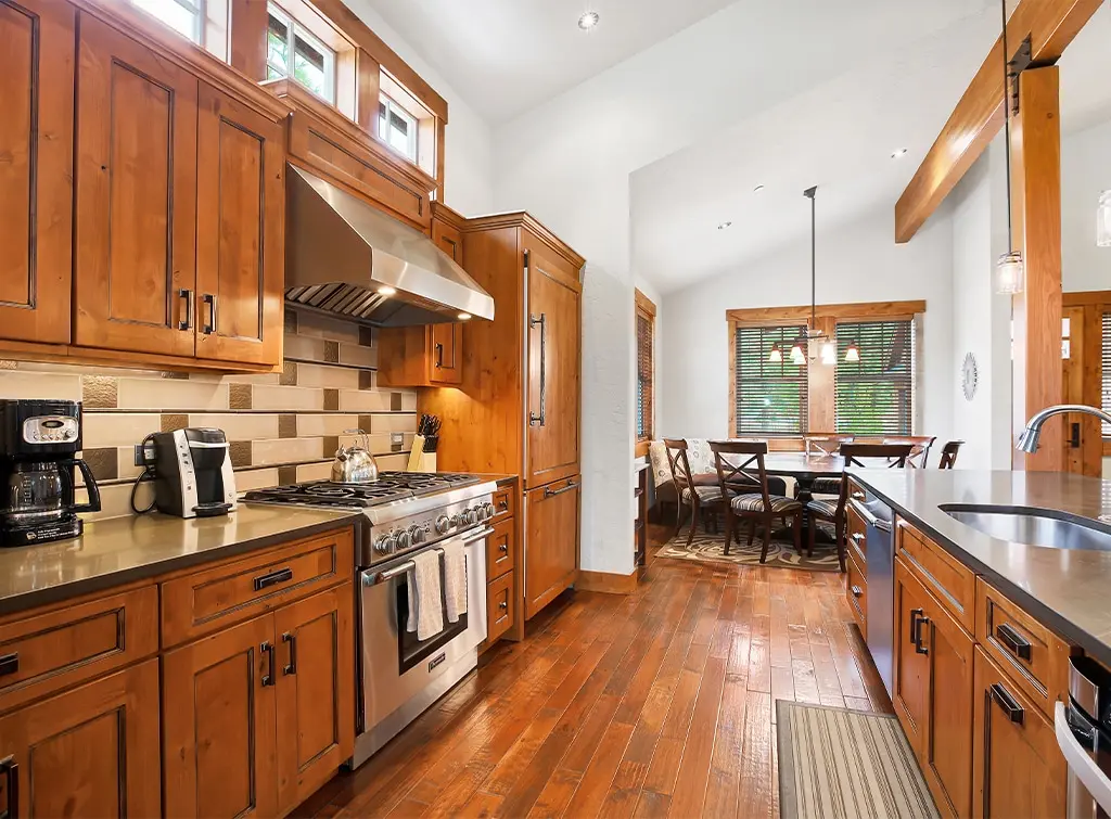 10 Oak Kitchen Ideas for Every Home 2025 | Checkatrade