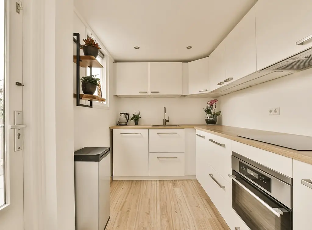 20 Clever Long Kitchen Ideas 2026 | Checkatrade