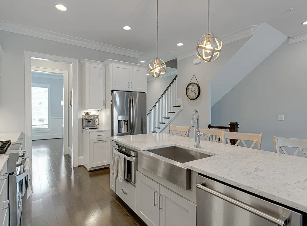 20 Clever Long Kitchen Ideas 2025 | Checkatrade