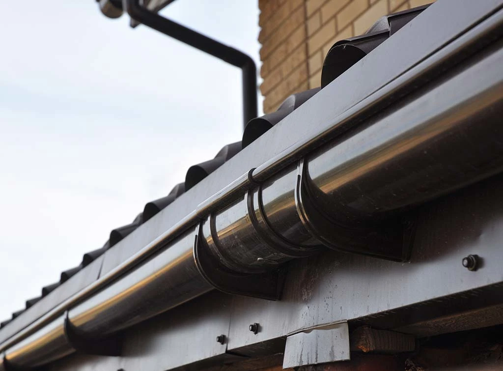 How To Fix A Leaking Gutter Joint | Checkatrade