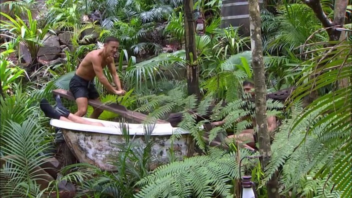 Jamie has a bath with his heroes | I'm A Celebrity… Get Me Out Of Here!