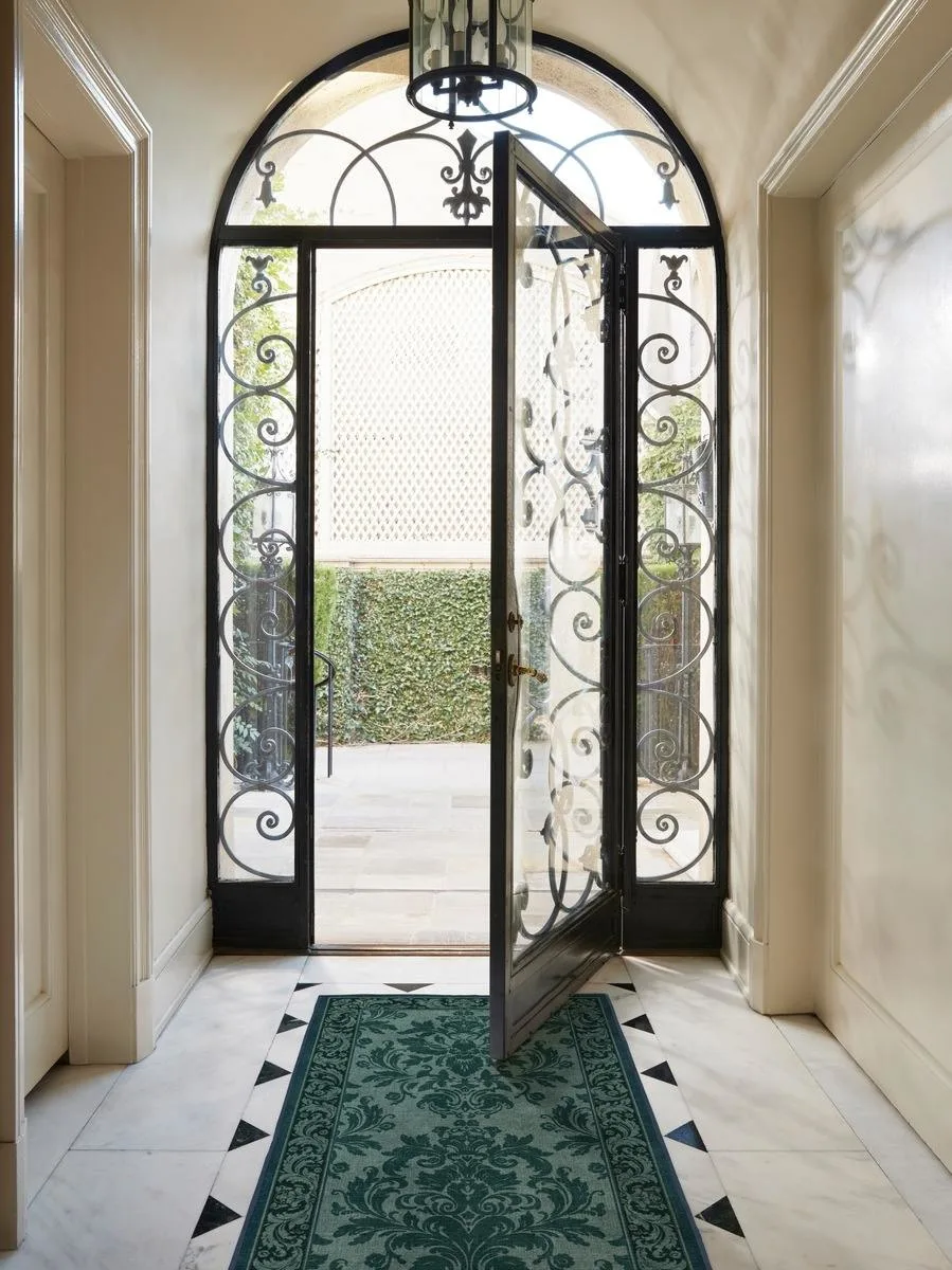 Bridgerton-Inspired Room Decor | Ruggable