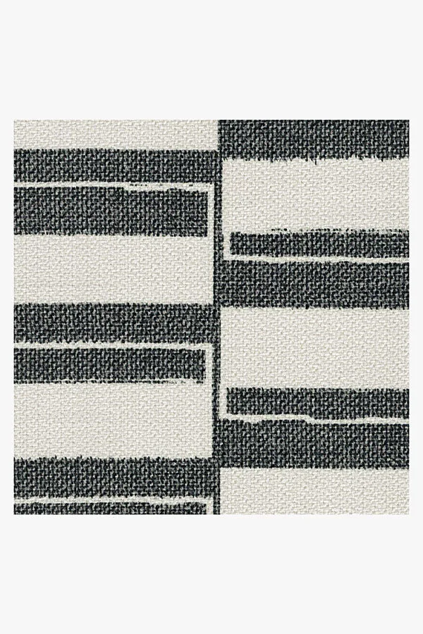 Outdoor Offset Stripe Black Rug | Ruggable