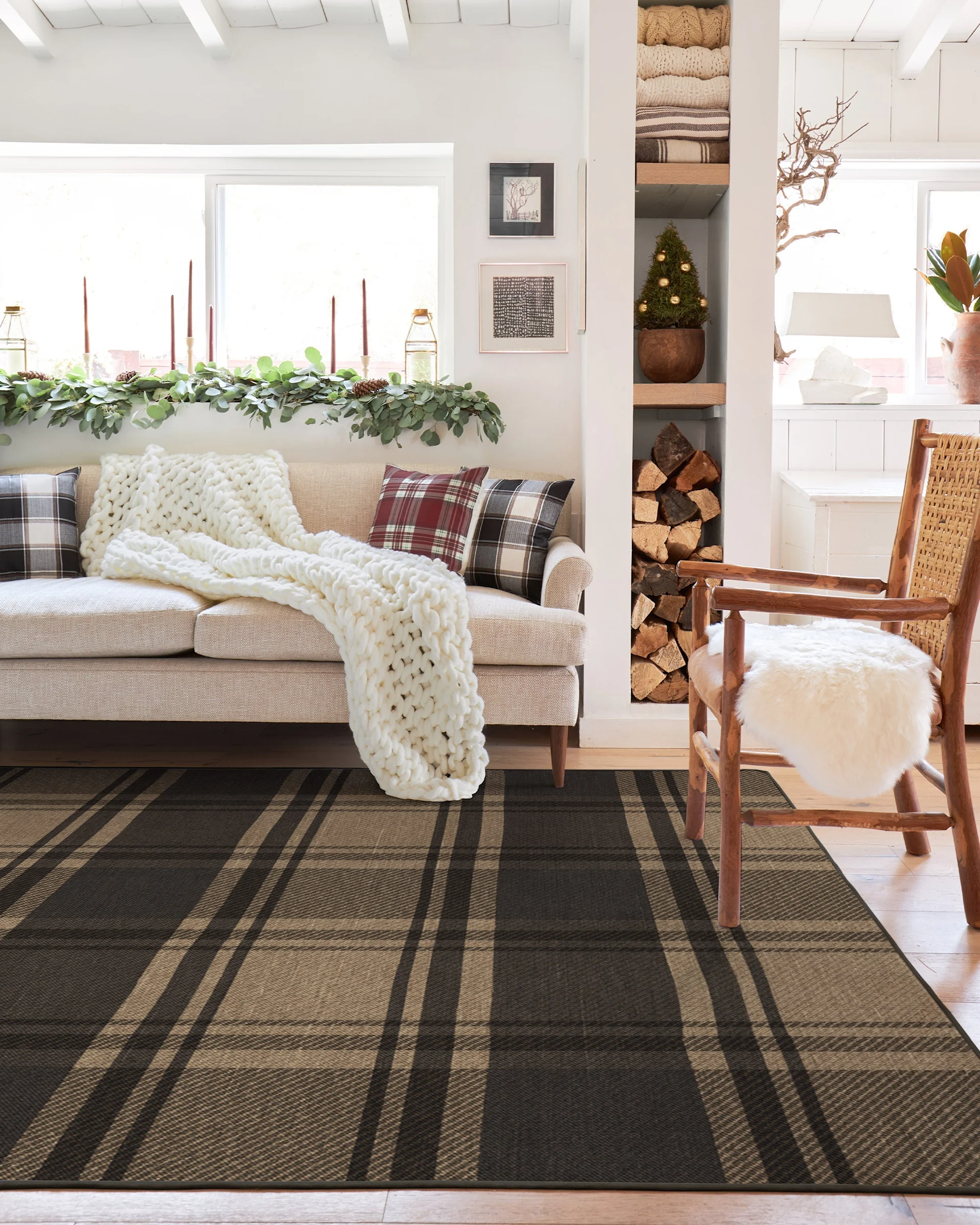 Easton Plaid Charcoal & Natural Rug | Ruggable