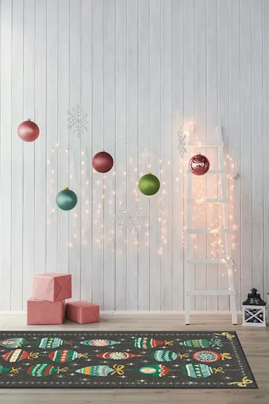 Festive Garland Multicolor Rug | Ruggable