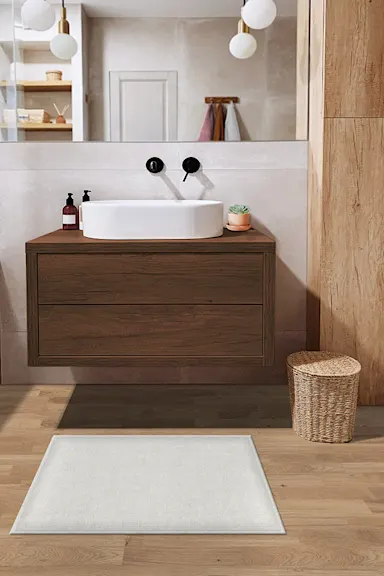 Solid Off-White Bath Mat | Ruggable