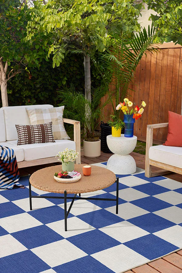 Outdoor Jaque Checkered Blue Rug | Ruggable
