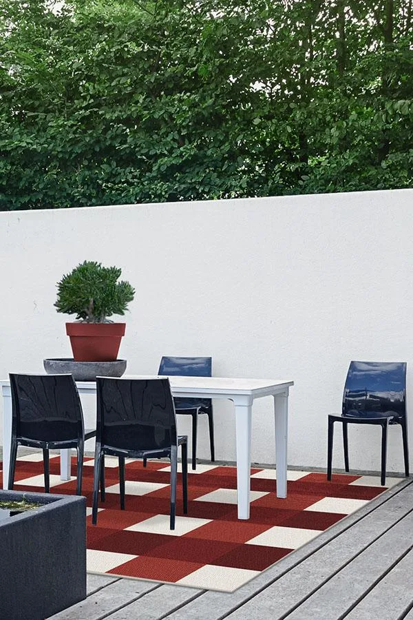 Outdoor Gingham Plaid Red & White Rug | Ruggable