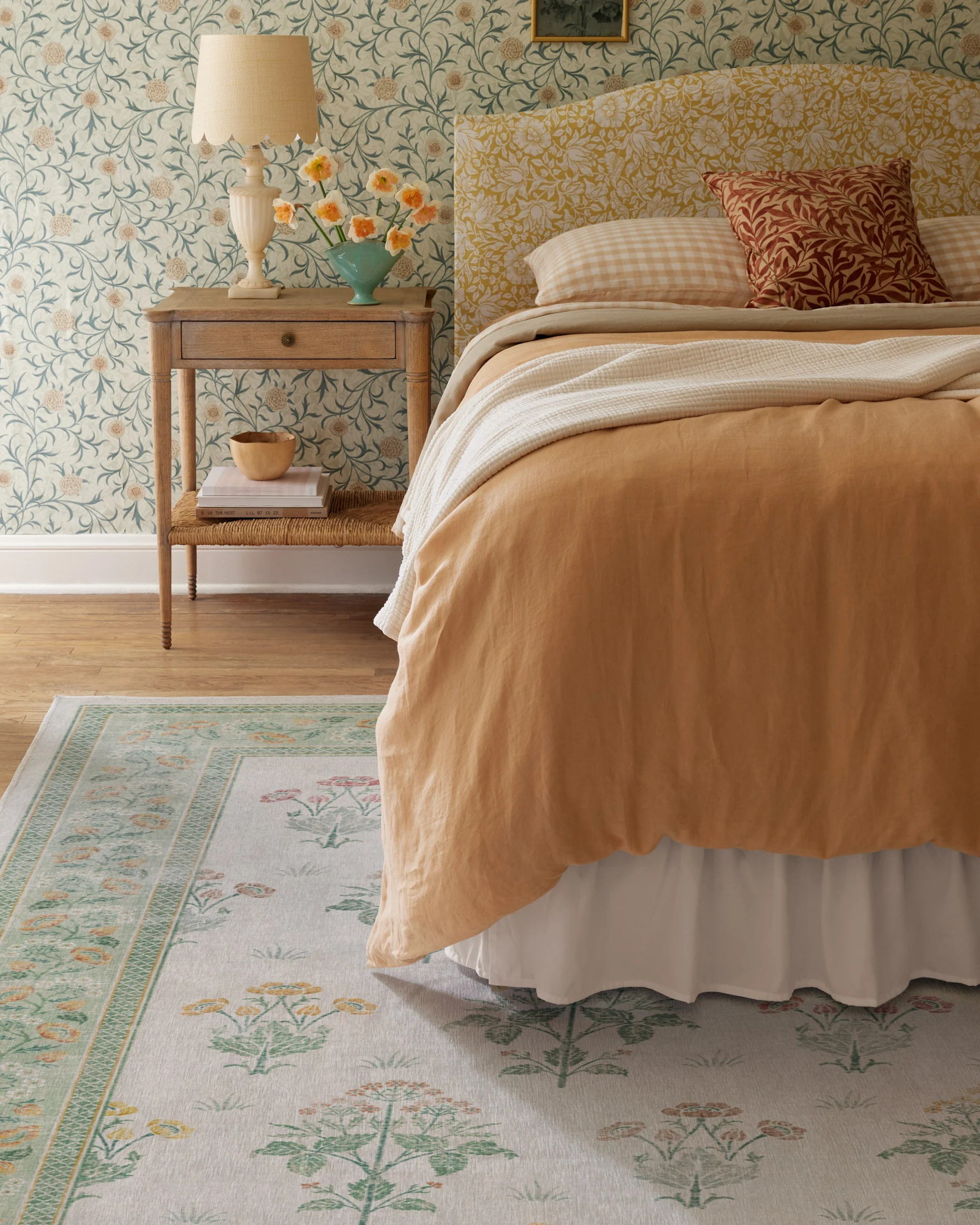 Morris & Co. Meadow Sweet Ivory & Green Rug | Ruggable