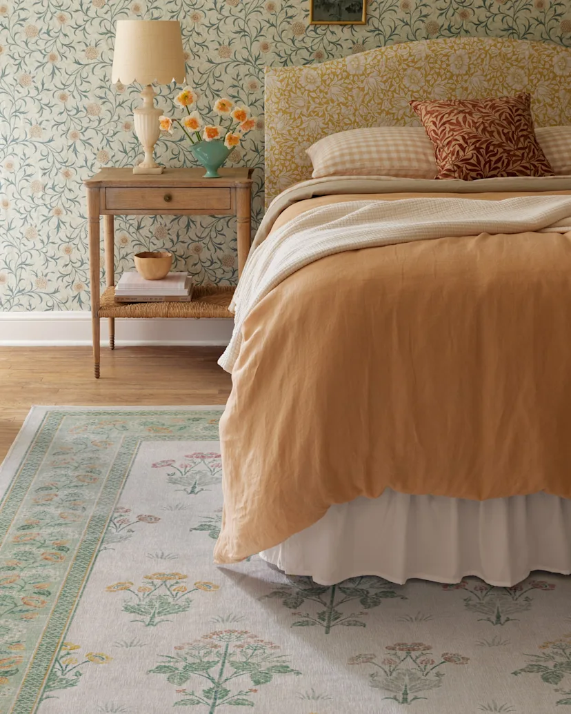 Morris & Co. Meadow Sweet Ivory & Green Rug | Ruggable