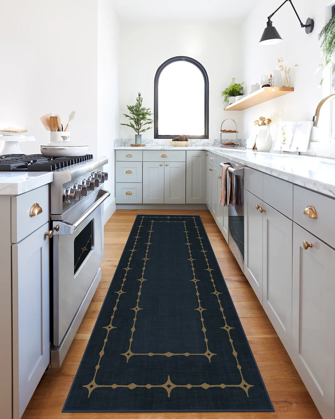 Sparkle Border Dark Navy Rug | Ruggable