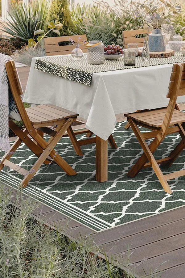 Outdoor Varia Trellis Forest Green Rug | Ruggable