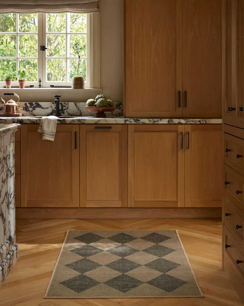 goop Salerno Soft Black Re-Jute Rug | Ruggable