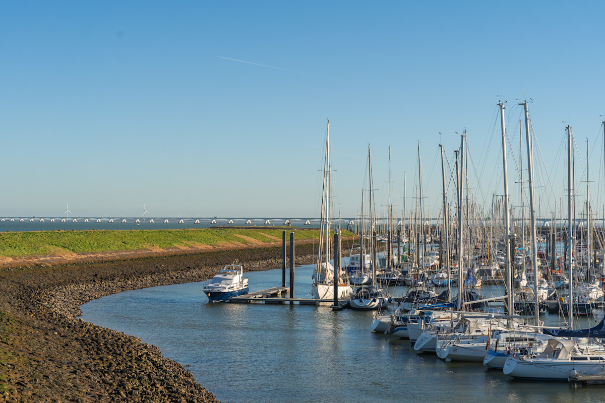 Colijnsplaat: dorp met moderne haven | allyourz