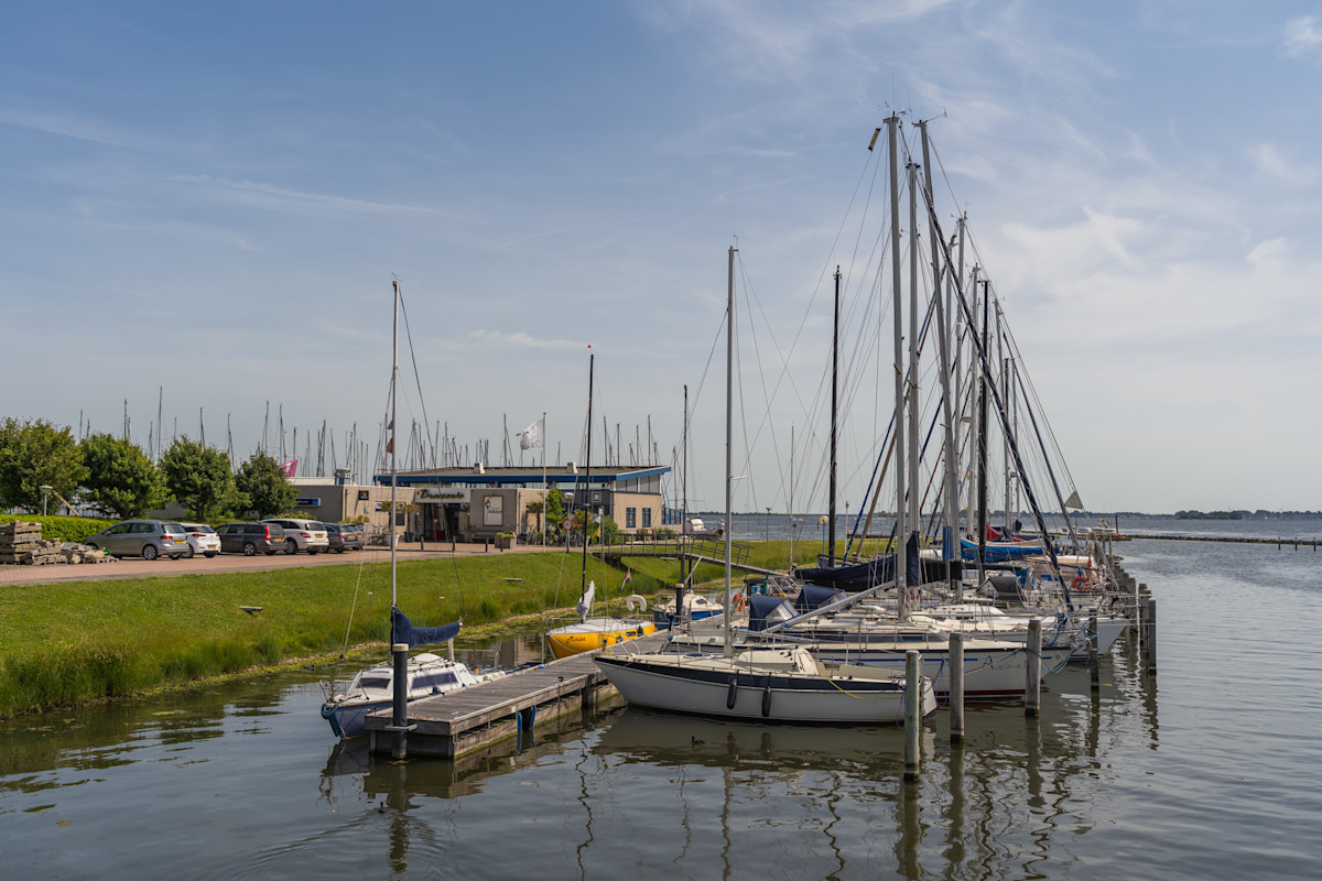 Herkingen, eine Ortschaft am Grevelingenmeer