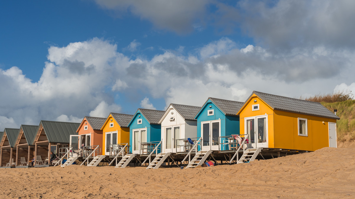 Slapen op het strand: 5x strandhuisjes in Zeeland | 2026