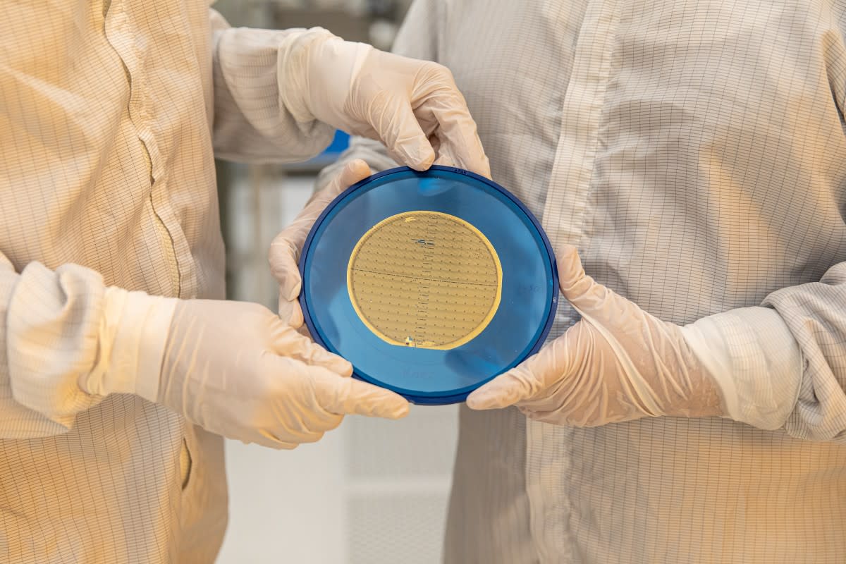 Low Noise Factory Trusts Measurlabs for FIB-STEM Imaging | Measurlabs