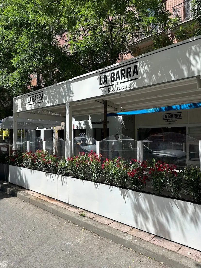 La Barra de la Bientirada Santa Engracia – Aperitivo moderno en ...