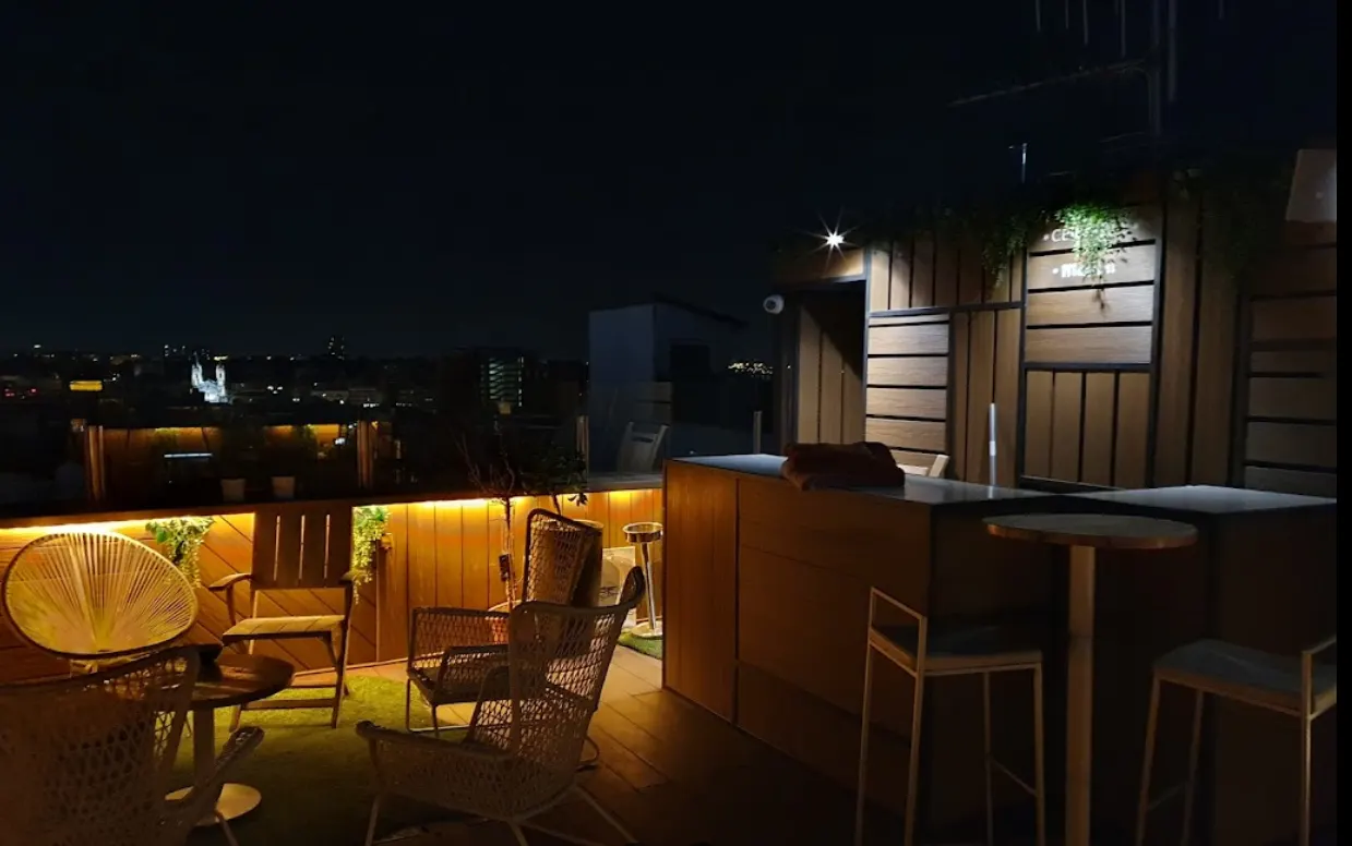 Club Argo: Refugio Gastronómico en Plaza de Santa Ana | The Bar España