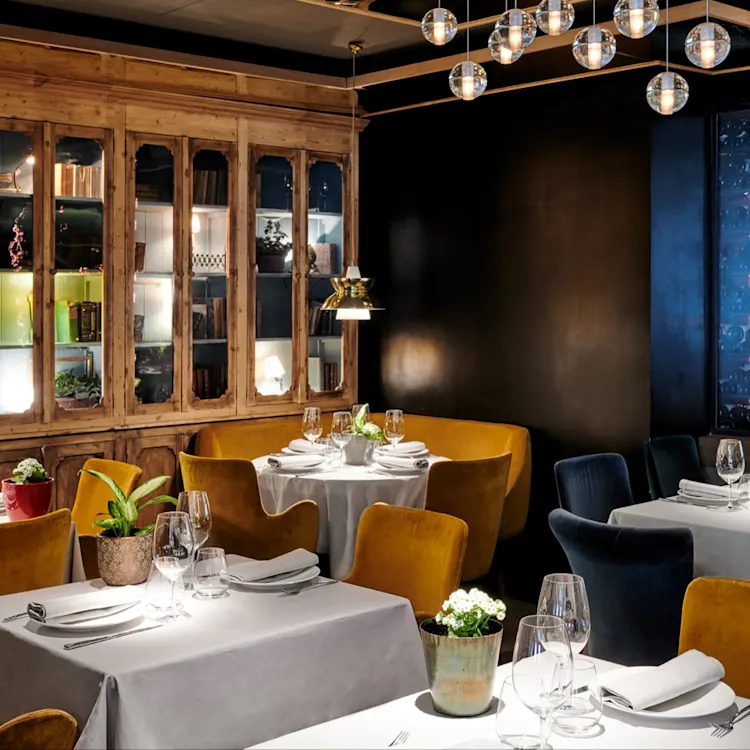 Ten con Ten: Elegancia y gastronomía cosmopolita en Madrid | The Bar España