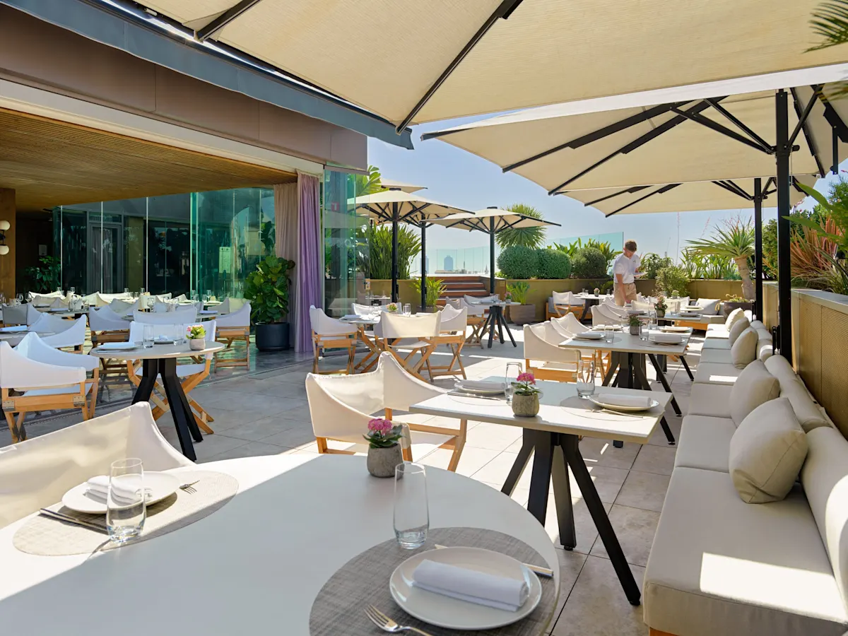 Mood Rooftop Bar: Vistas exclusivas y coctelería en Barcelona | The Bar ...