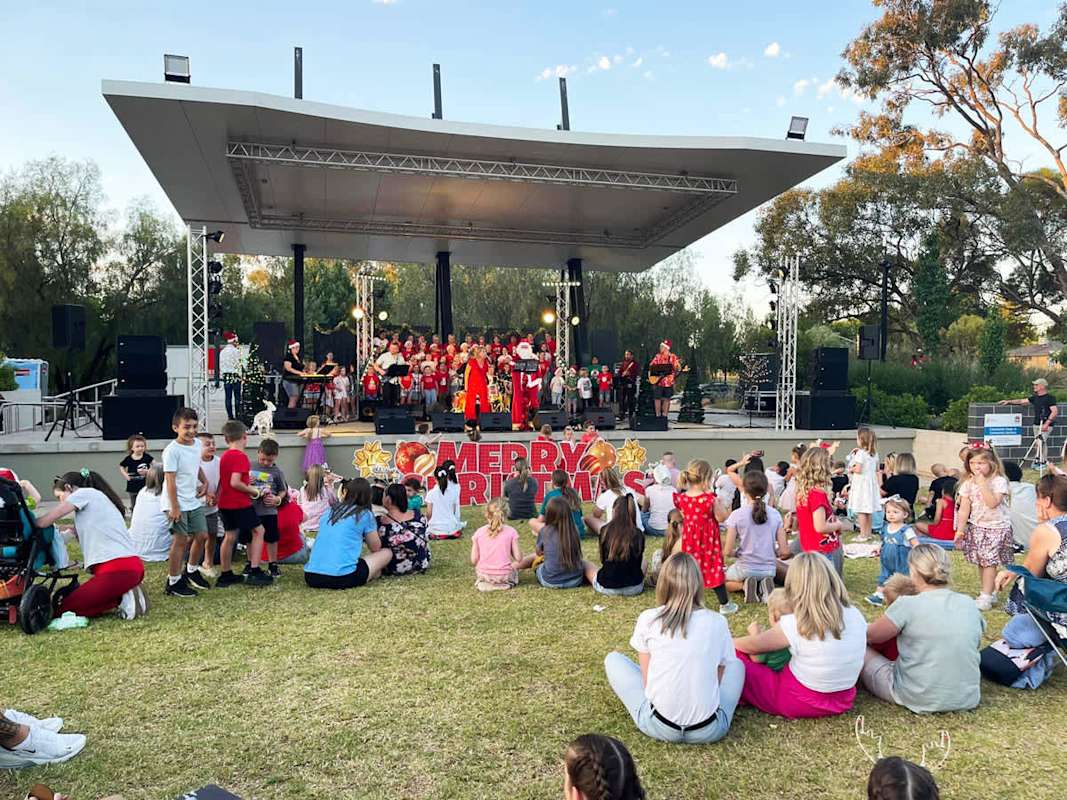 Griffith Community Carols Draw Close | The Griffith Phoenix - Griffith ...