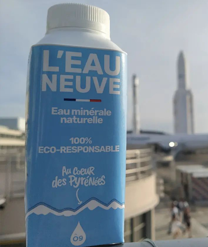 Eau minérale naturelle des Pyrénées - petit format Eau neuve | Galeries ...