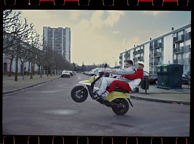 WePresent | Simon Wheatley’s photos of France’s banlieues in 2005