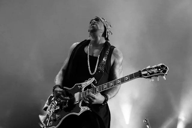 WePresent | D’Angelo: captivating film and photos document his life