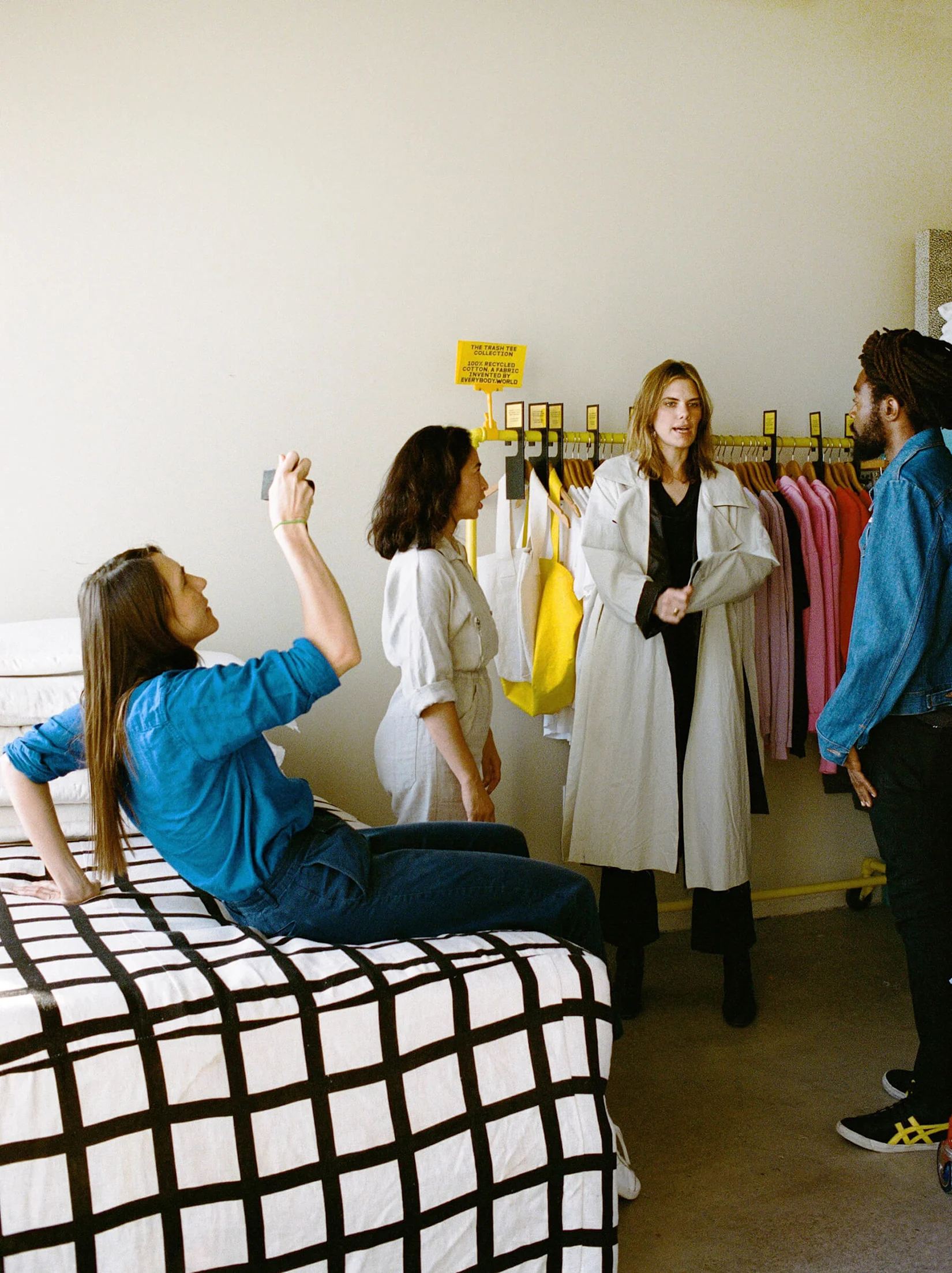 WePresent | EVERYBODY.WORLD asks non-designers to design