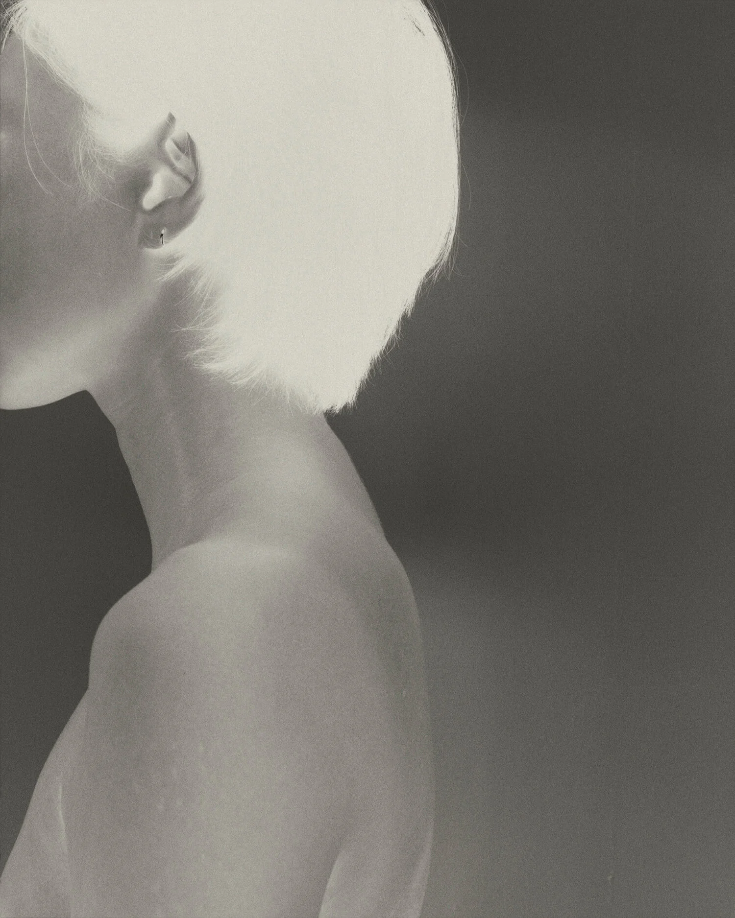 WePresent | Photographer Sayuri Ichida explores the isolation of grief